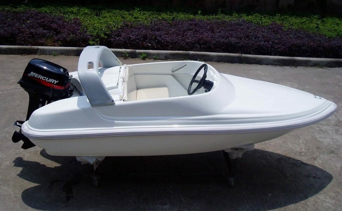 10.5 Ft sports water mouse custom built yachts for twp persons OF children
